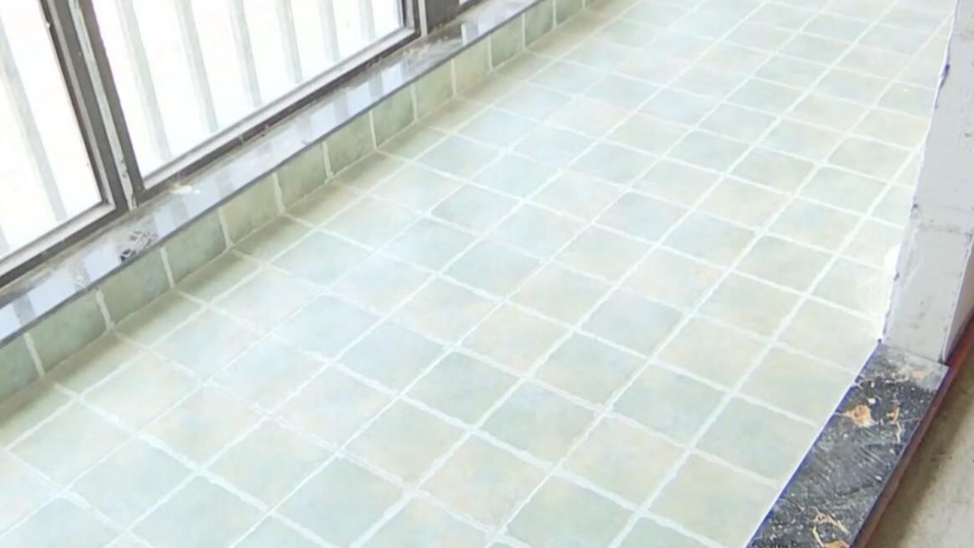 楼上漏水到我家 维修费用该谁出？