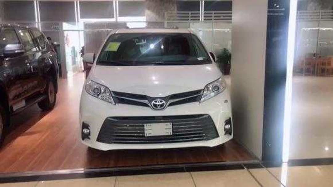 丰田MPV适合郊游商务接待