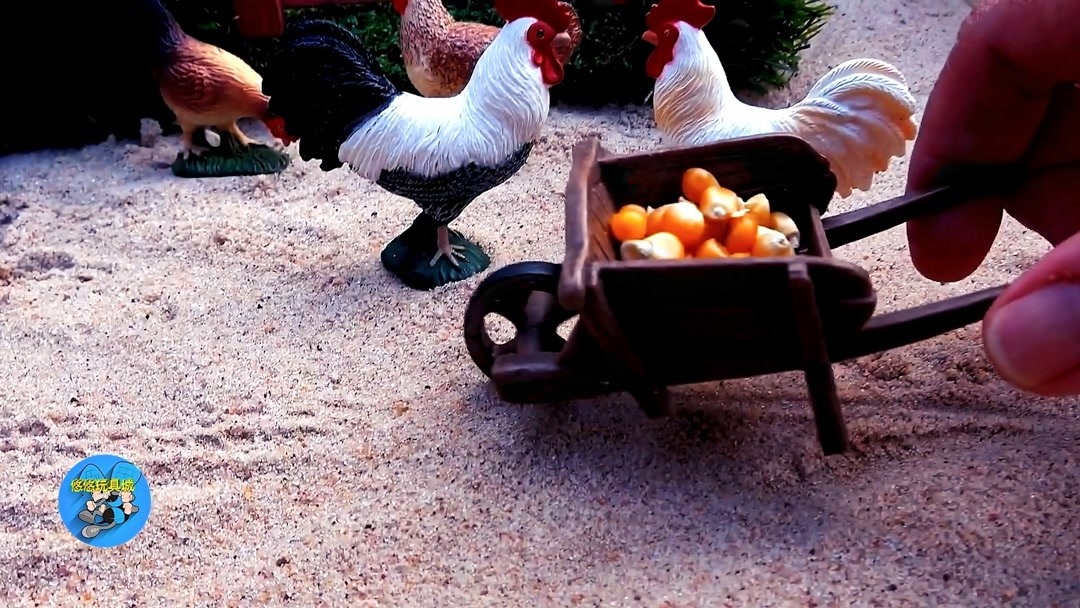制作儿童小农场,小推车运来玉米喂花公鸡母鸡大花牛山羊儿童玩具