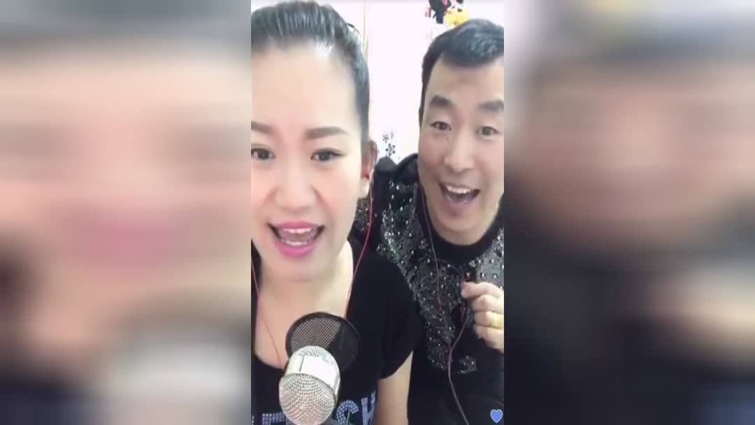 本山传媒演员小娇娇和搭档演唱二人转《双回门》