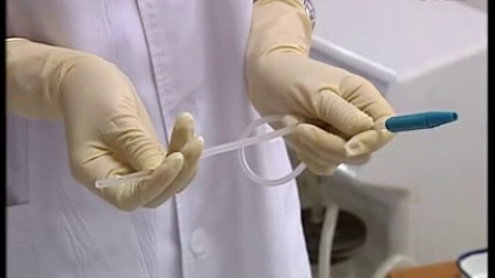 电动吸引器吸痰术