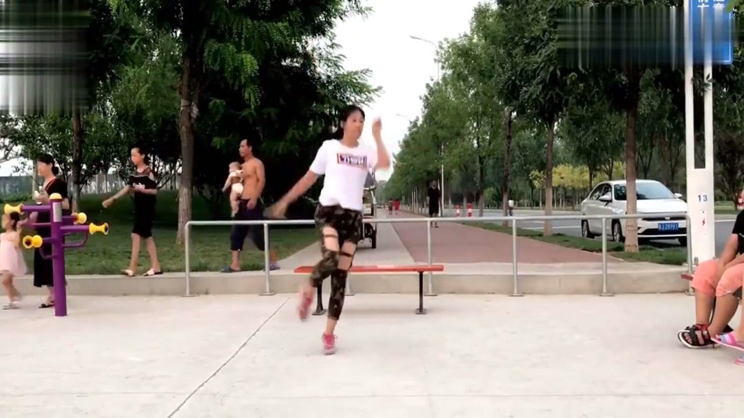 妹子跳舞蹈《众人划桨开大船》真是看不够