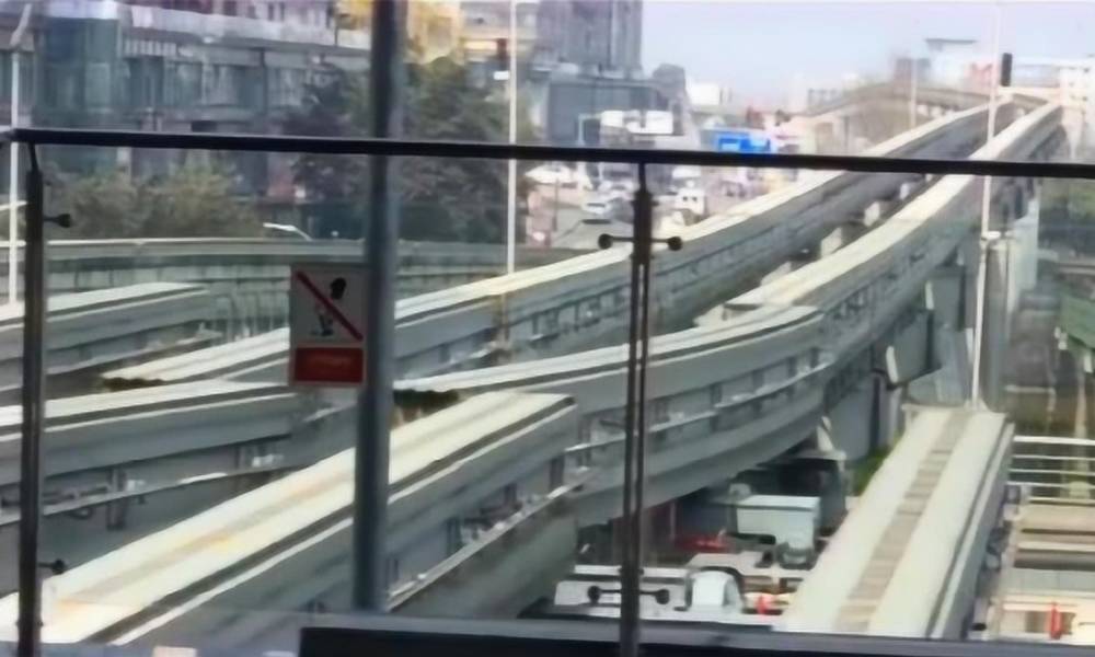 重庆轻轨又火了,比穿楼轻轨还要刺激,全程直接不敢眨眼睛!