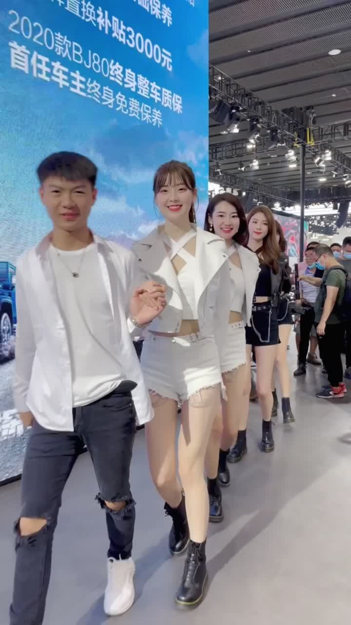 ...了人生巅峰多少人羡慕嫉妒恨豪哥车模之家2020广州国际车展北京越野