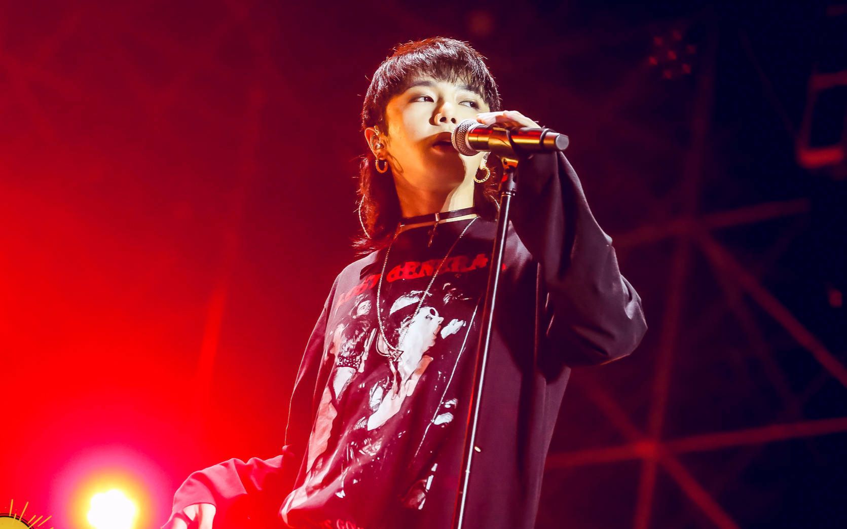 【华晨宇】20180429长江国际音乐节 For Forever+我管你+寻+异类+...