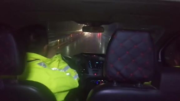 雨天行车注意安全##交通安全