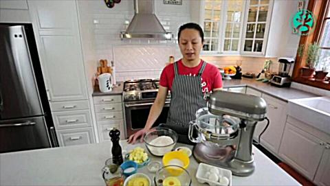 怎么做蛋糕视频教程 翻糖蛋糕培训班 简单的微波炉蛋糕做法