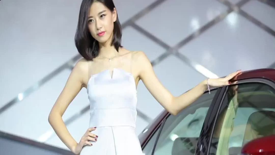 眼前一亮 广州车展凯美瑞车模雅致大方