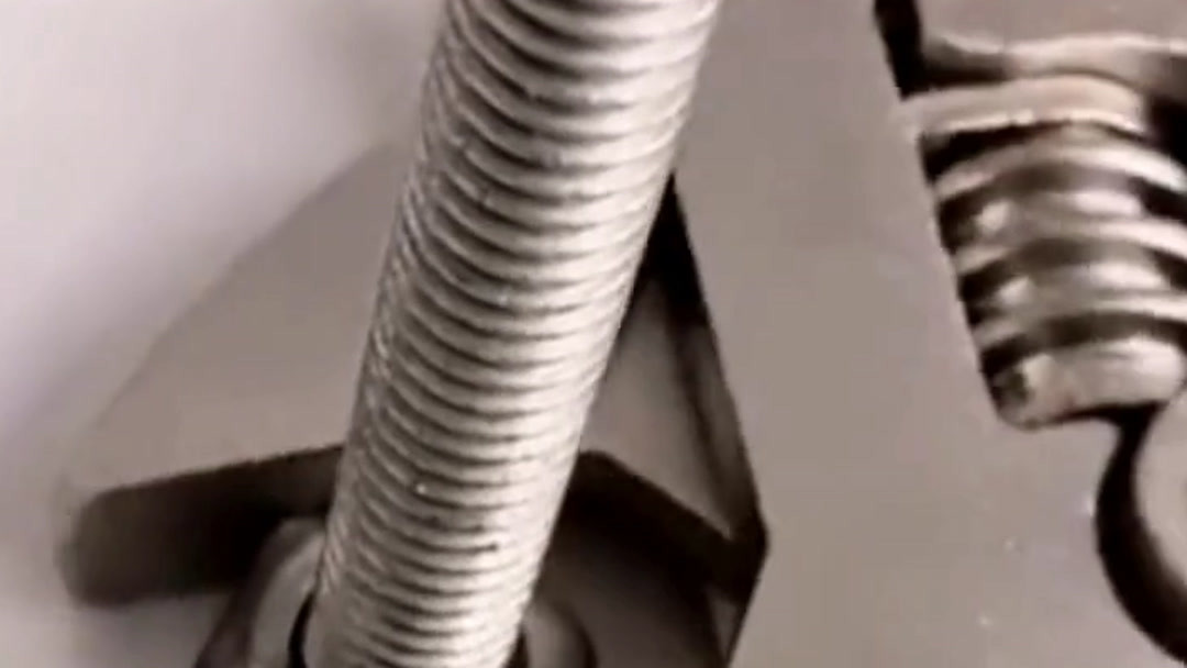 自适应万能扳手怎么用呢?