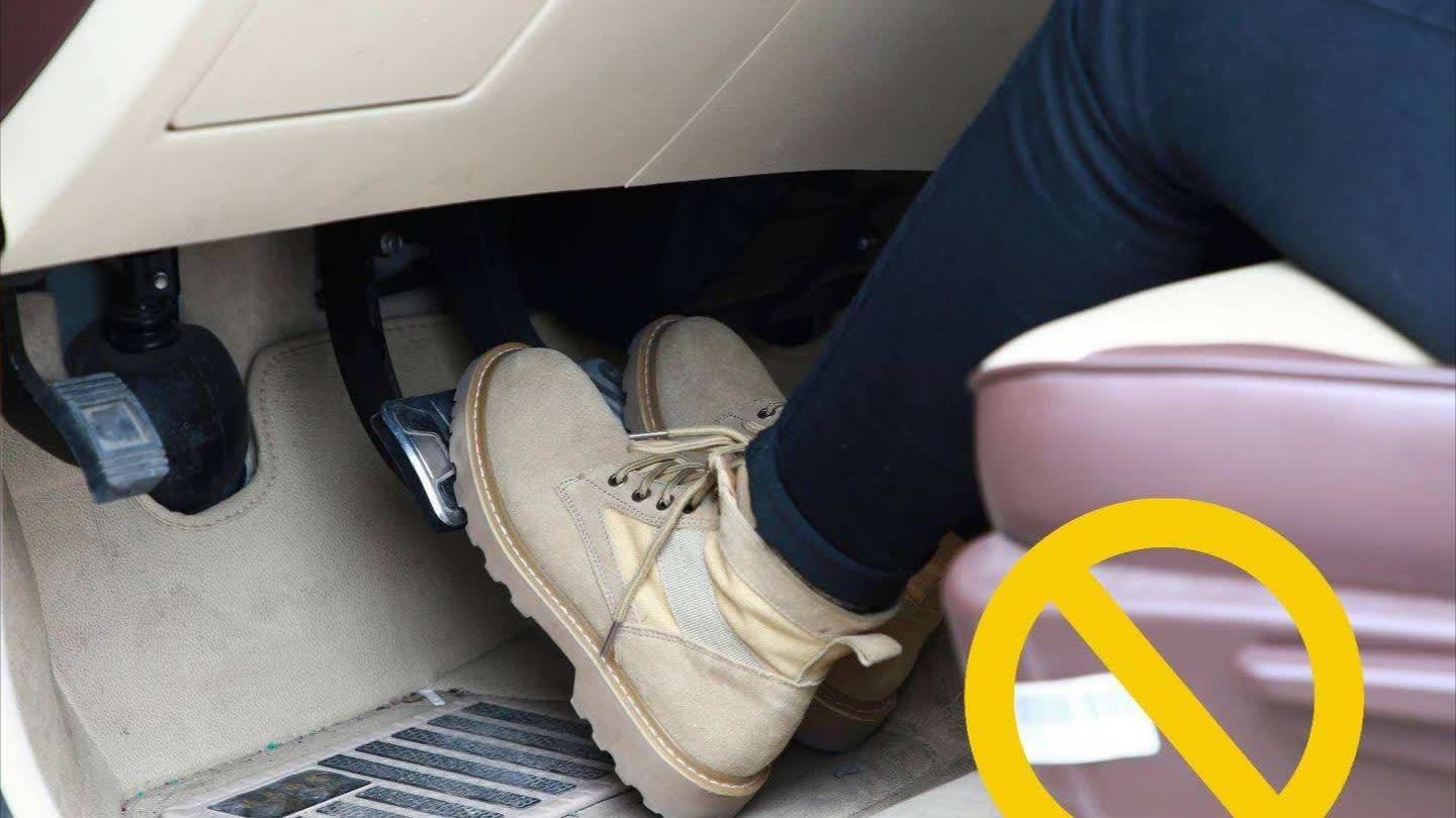 刹车和离合能一起踩吗?老司机说出实情,庆幸早知道!