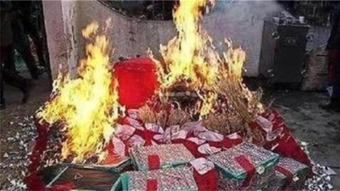 人死后为什么要把他的衣服烧掉,除了防止病毒传播,还有这些原因