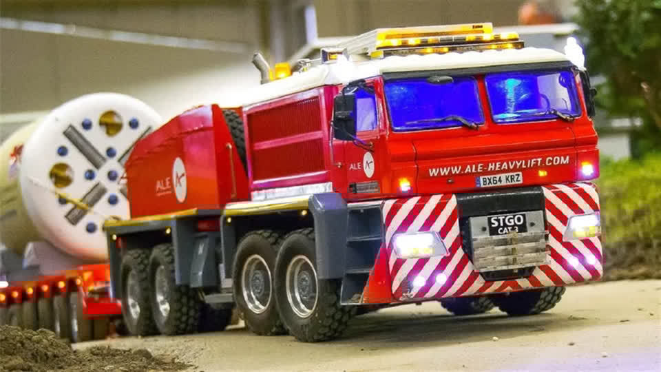 巨型RC模型卡车玩具运输货物