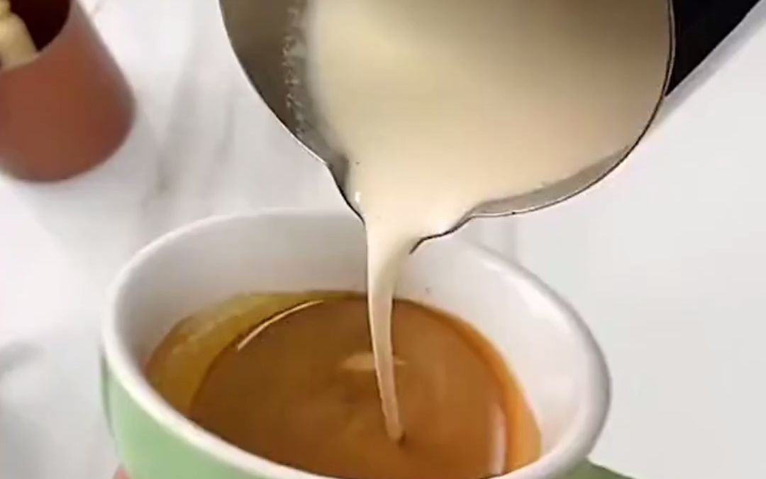 简单的咖啡拉花教程,简易天鹅和独角兽