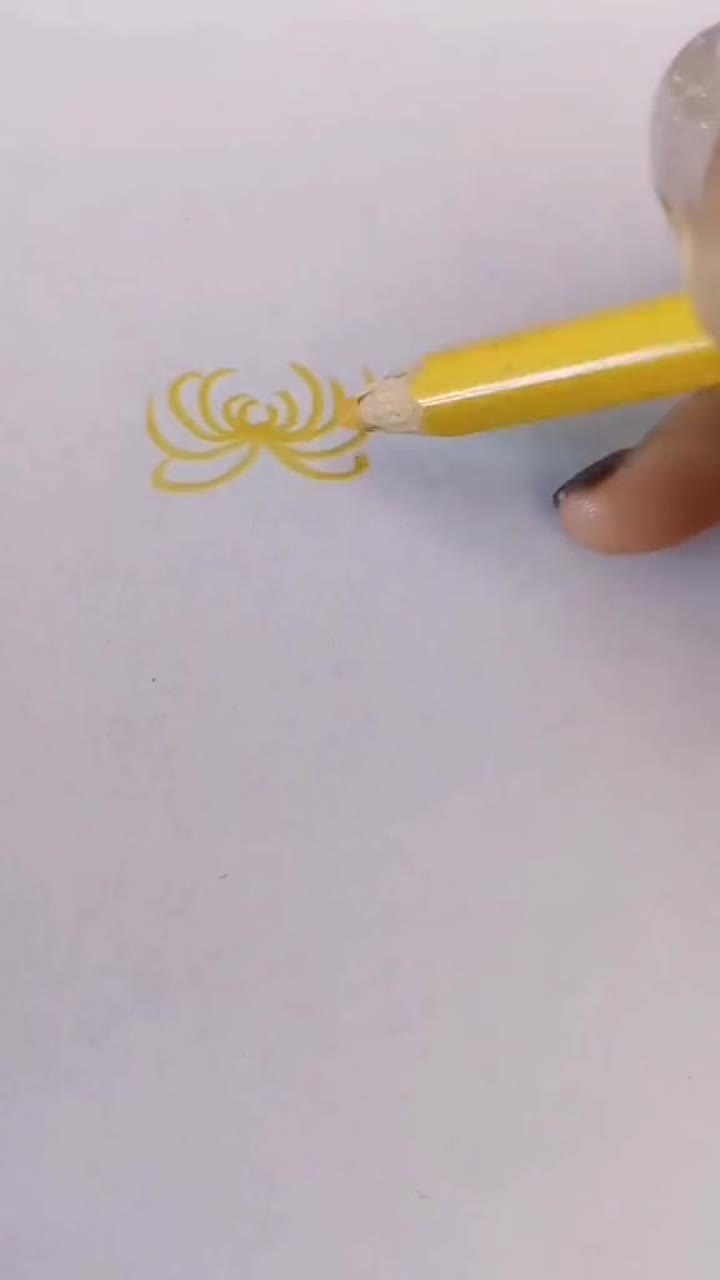 原来用彩铅画菊花可以这么简单~