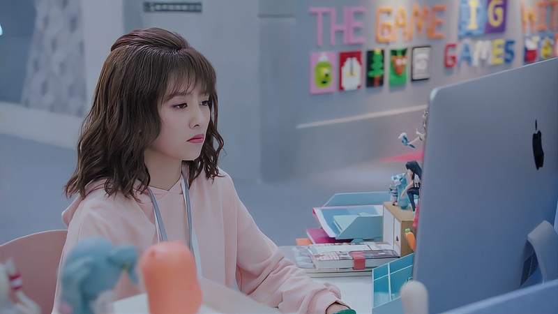 初恋:灰姑娘说老板八卦,哪料错发到群聊,下秒糗大了