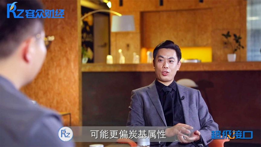 专家认为数字化的发展阶段,是人逐渐被替代的过程