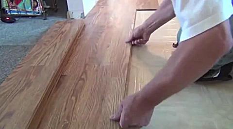 木地板有划痕怎么办?教你一招,不花1分钱,地板还原如初