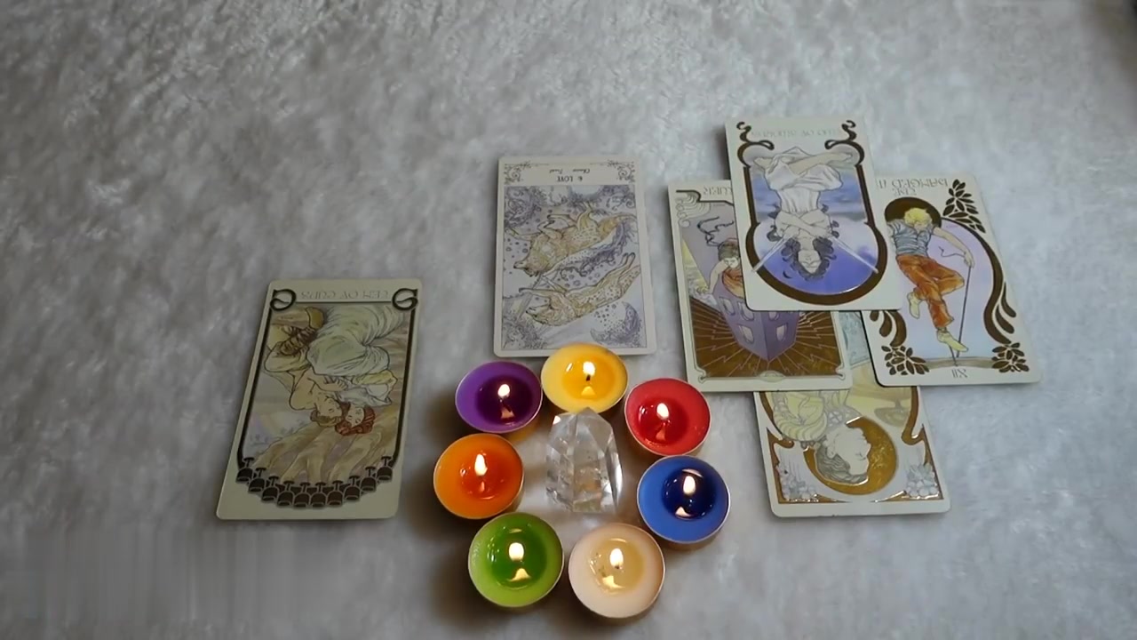 塔罗占卜:他的真实想法,对待这份感情他只是玩玩,还是认真的?