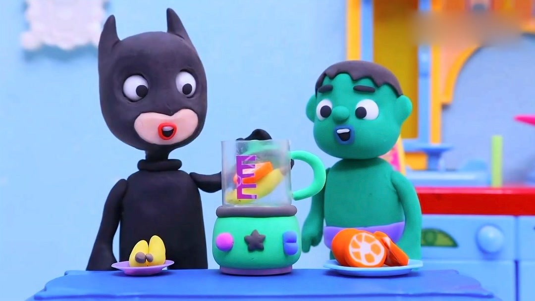 儿童定格动画:小朋友在一起榨水果汁