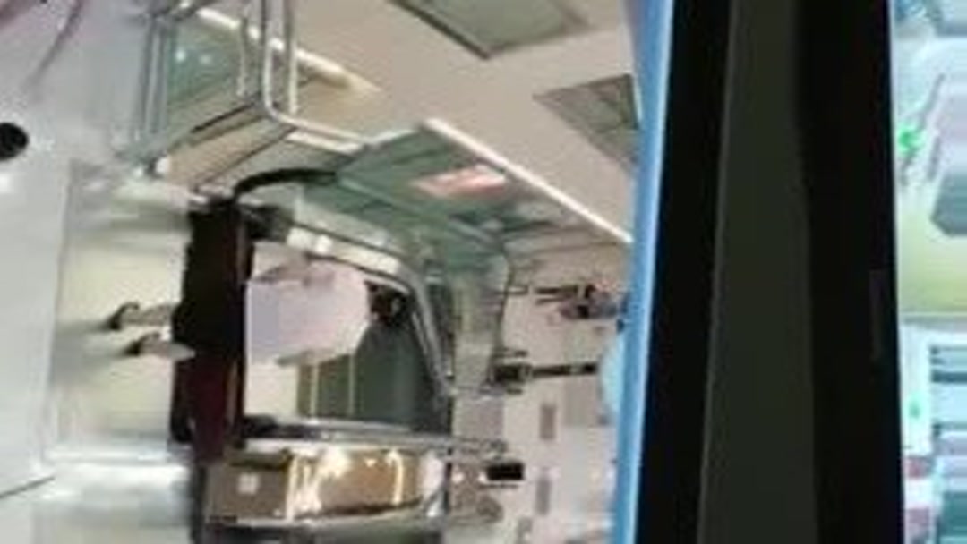 电梯吃人 2015年7月27发生在荆州安良百货商场的一起惨剧
