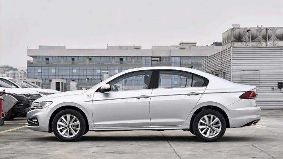 2021款大众宝来8万多,配置可以空间够用,油耗也不高