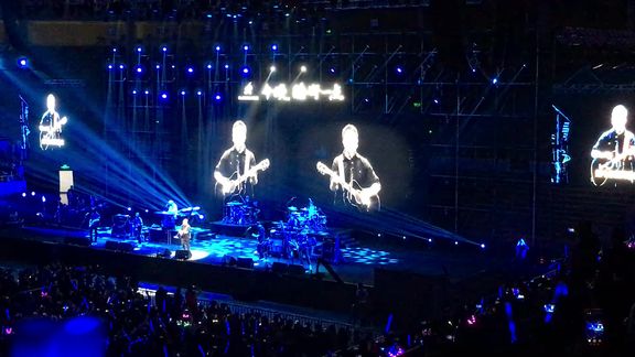 #许巍# 许巍2018.12.8深圳音乐会,永远支持许少年!