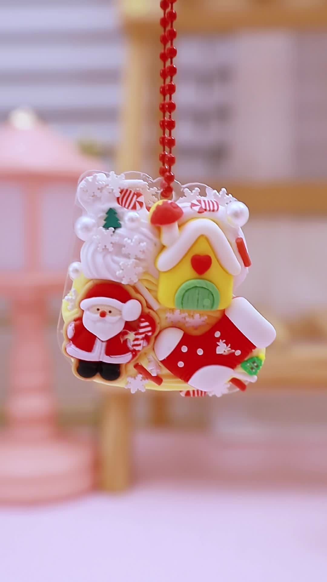 小女生都爱玩的奶油咕卡,圣诞版做出来当挂件真的好萌,好玩得停不...