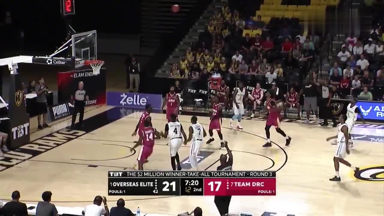 CBA名宿鲍比·布朗征战TBT联赛 开启库里模式三分随便进!