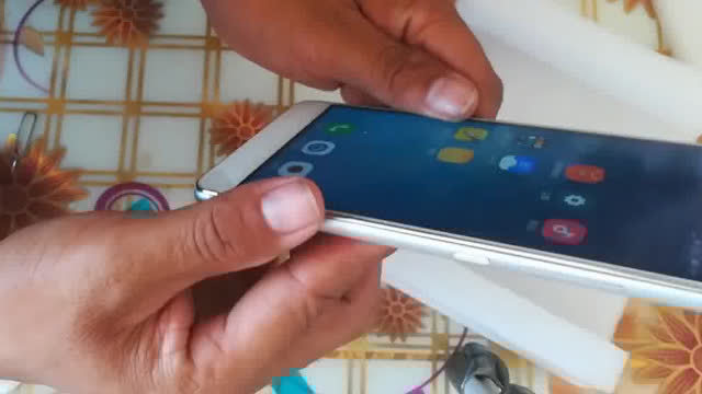 演示红米note3手机更换电池的全过程,学会就可以换电池