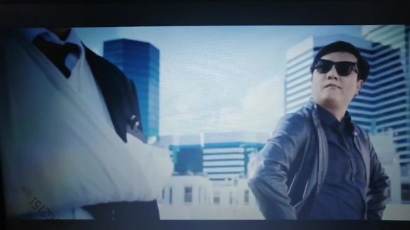 @影视微视界 因为你,一个月没回家,回家连狗都不认识我