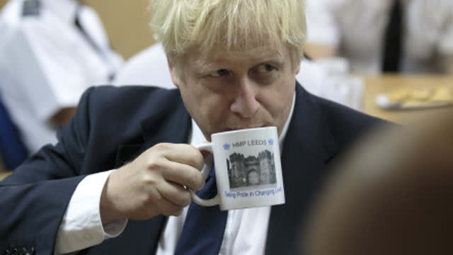 约翰逊做出危险决定,首席医官一票否决!英首相职业生涯恐到尽头