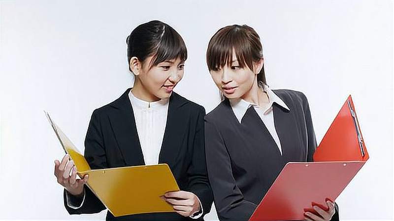 你觉得作为一名小领导,是管理能力重要还是专业技能重要?