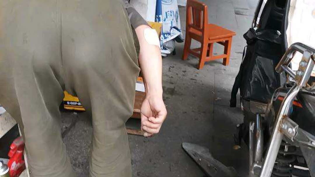 电瓶车电机坏了,换了个旧的总共花费240,电瓶车很容易坏啊?