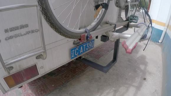 房车自行车架改造,可以放小电动车,不知道这么改造违法不?