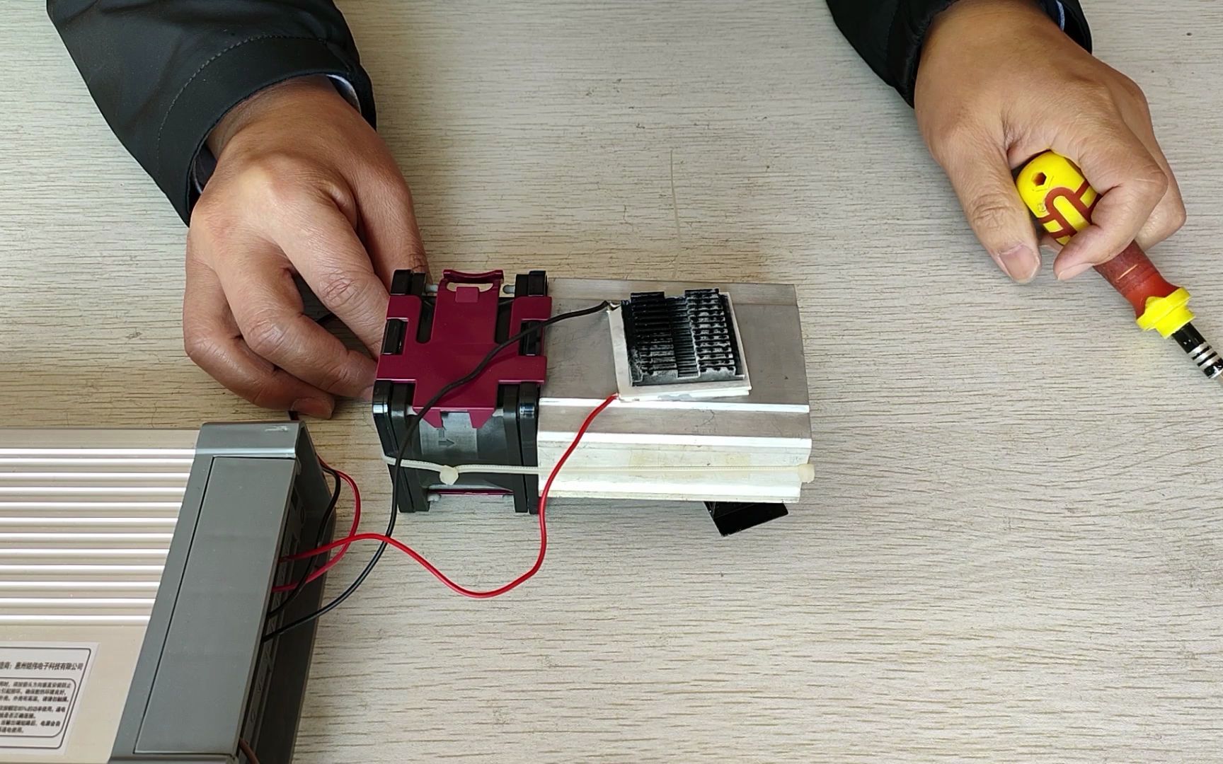 当制冷半导体遇到服务器暴力风扇时