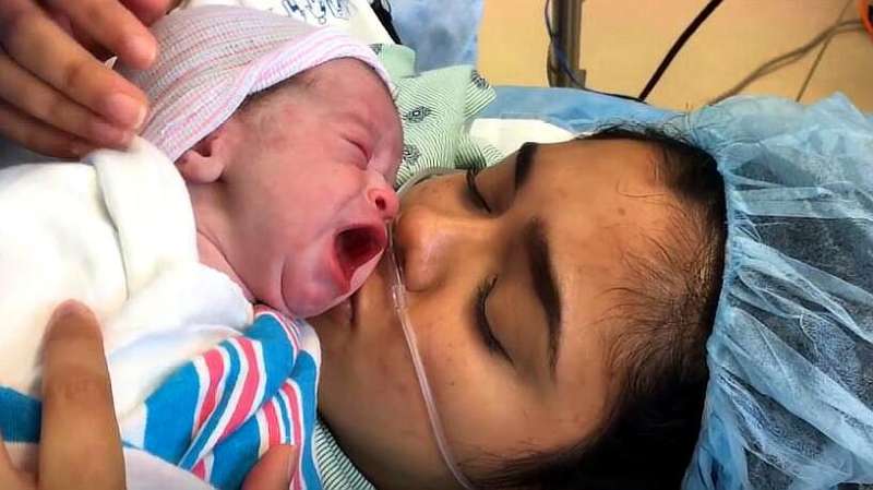 真实的生产记录,见到宝宝的那一刻妈妈激动得落泪了!