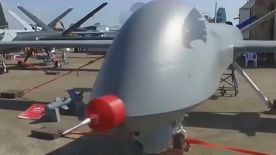 中国首款全复材多用途无人机 “翼龙”I-D首飞成功