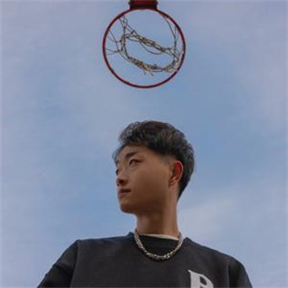 董勇 