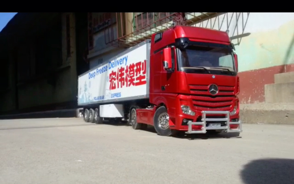 早年视频田宫TAMIYA卡车拖头奔驰1851阿卡托斯田宫模型试车