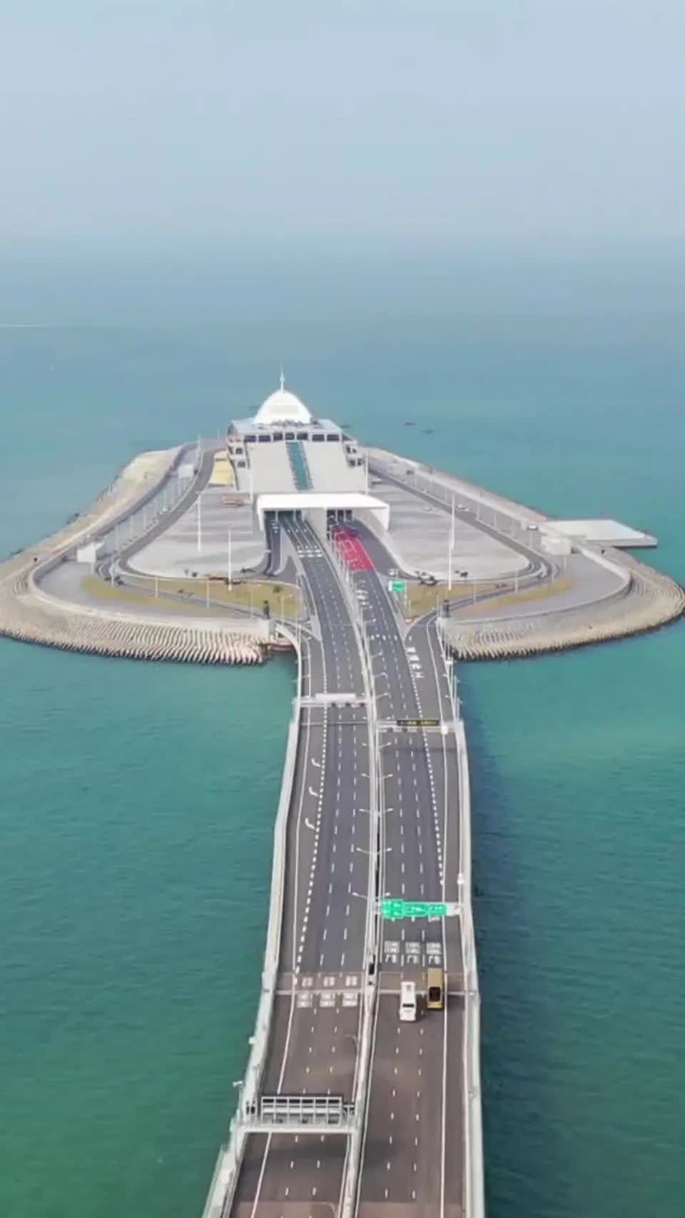世界最长跨海大桥!中国造!建设者们辛苦了!