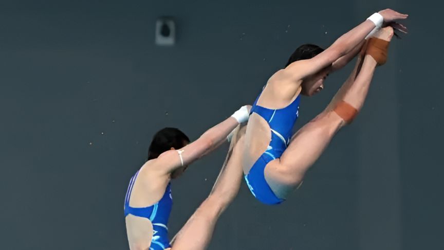 世界泳联跳水世界杯总决赛:全红婵陈芋汐夺首金