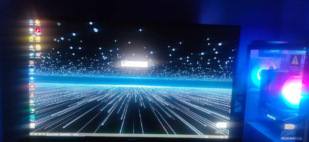 超清32寸4k屏幕显示效果