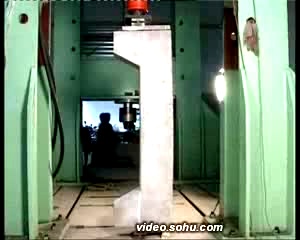 大偏心钢筋混凝土受压构件破坏过程