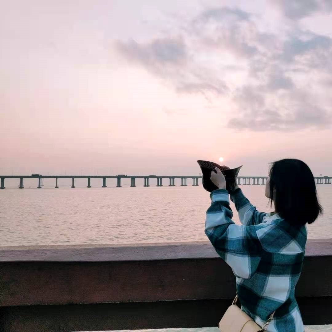 想要走遍天下的王老师 