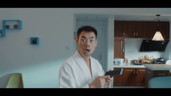 一个神奇的钟表,这功能把他吓坏了