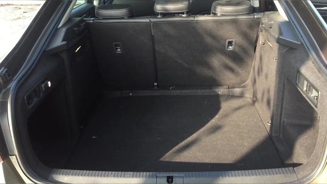 你得放倒后排,才能发现斯柯达速派的正确打开方式