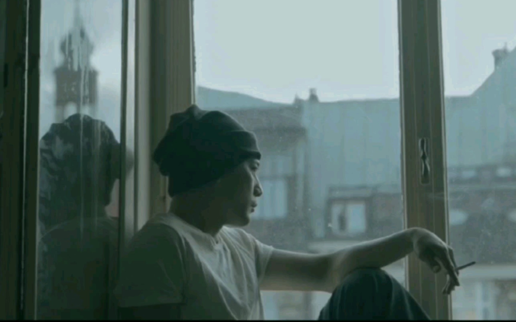 求求刘烨再演一部文艺片吧,朴树MV里真的太迷人了,不要浪费颜值和...