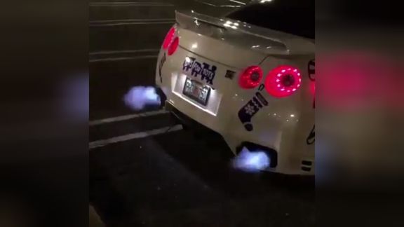 求支招,今晚我该怎么用五菱宏光赢下他!