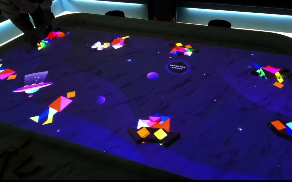 互动七巧板 唛丁科技互动装置定制开发设计制作服务 七巧板互动游戏...