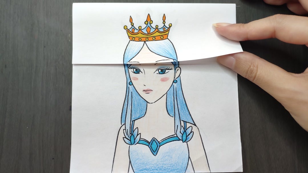 如果颜爵送冰公主3顶王冠,她戴哪个最好看呢?叶罗丽换装简笔画